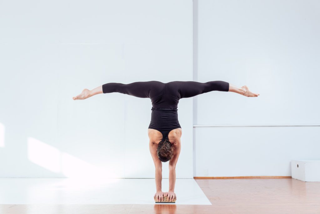 Balance Notion - Online Handstand Courses and Private Classes